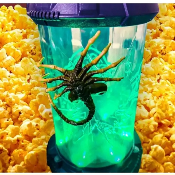 Wall Decor | Regal Limited Edition New Alien Romulus 224 Light Up ...